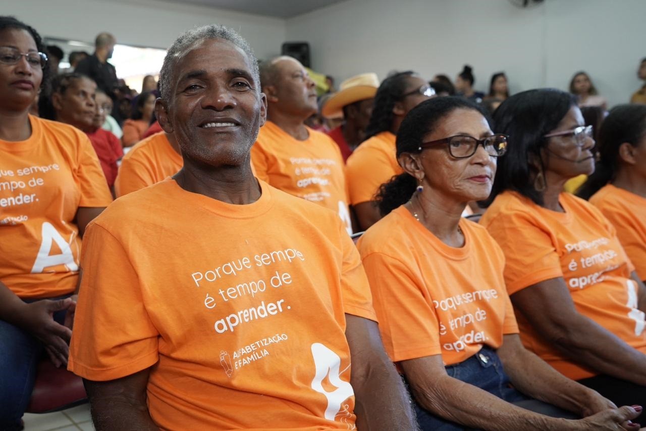 Governo de Goiás amplia Projeto Alfabetização e Família - Casa Civil