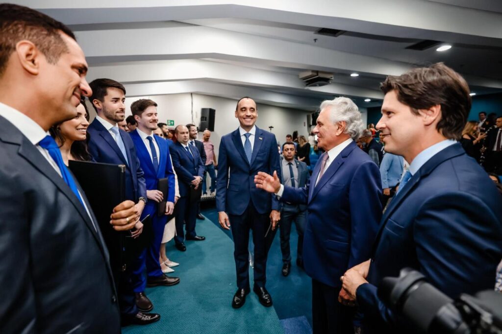 Empossados 20 novos procuradores do Estado de Goiás - PGE