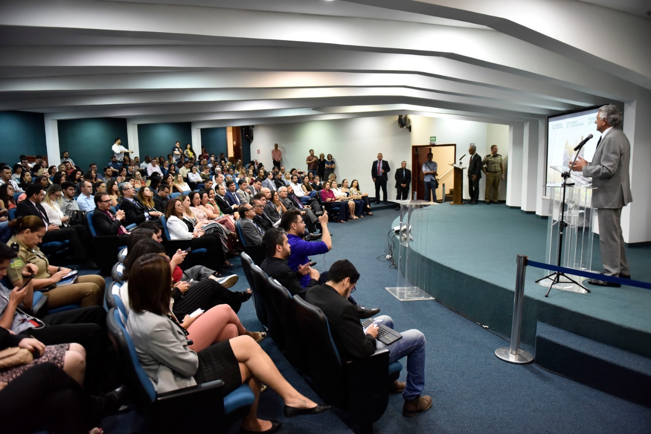 Governo de Goiás lança programa de estágio com 900 vagas e 100 de ...